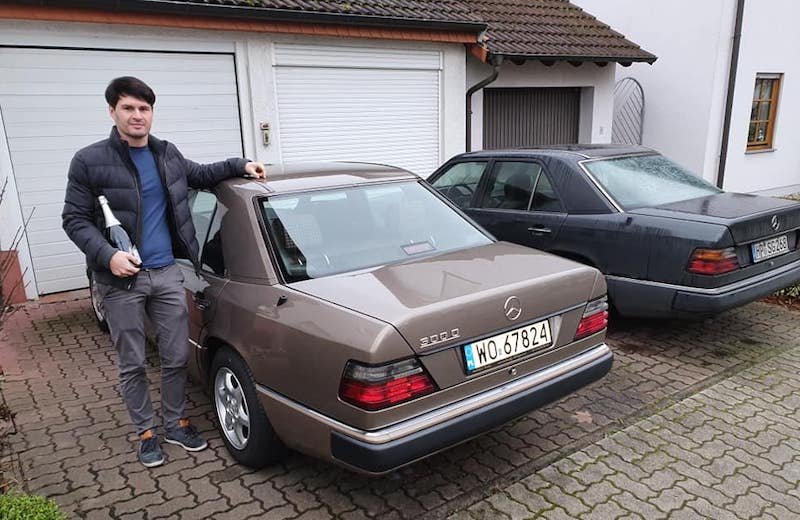 Niemiec kupił w Polsce klasycznego Mercedesa baleron W124 w idealnym ...